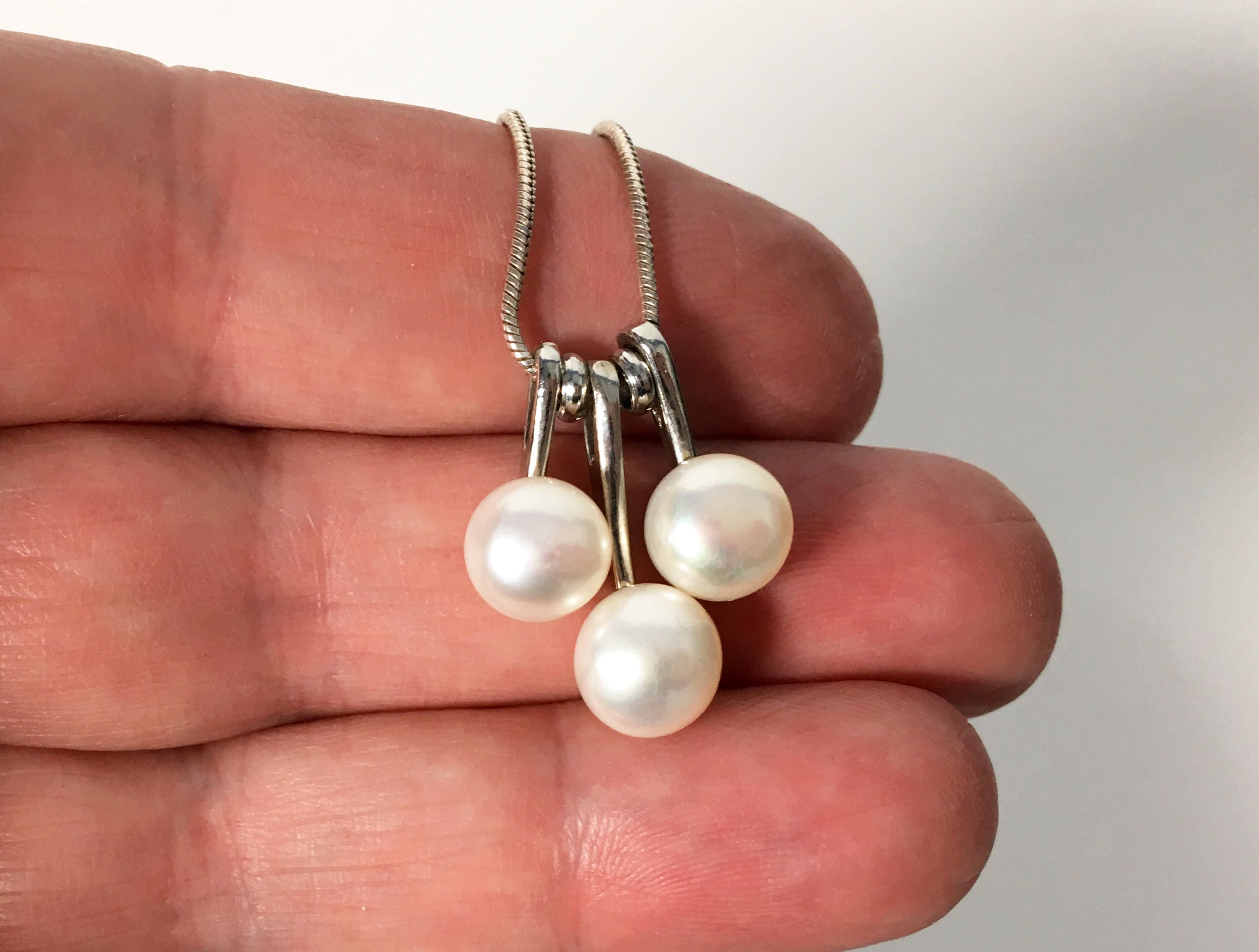 Vintage 3 Pearl Drop Necklace Drop Pendant Of 3 Pearls W Spacers On