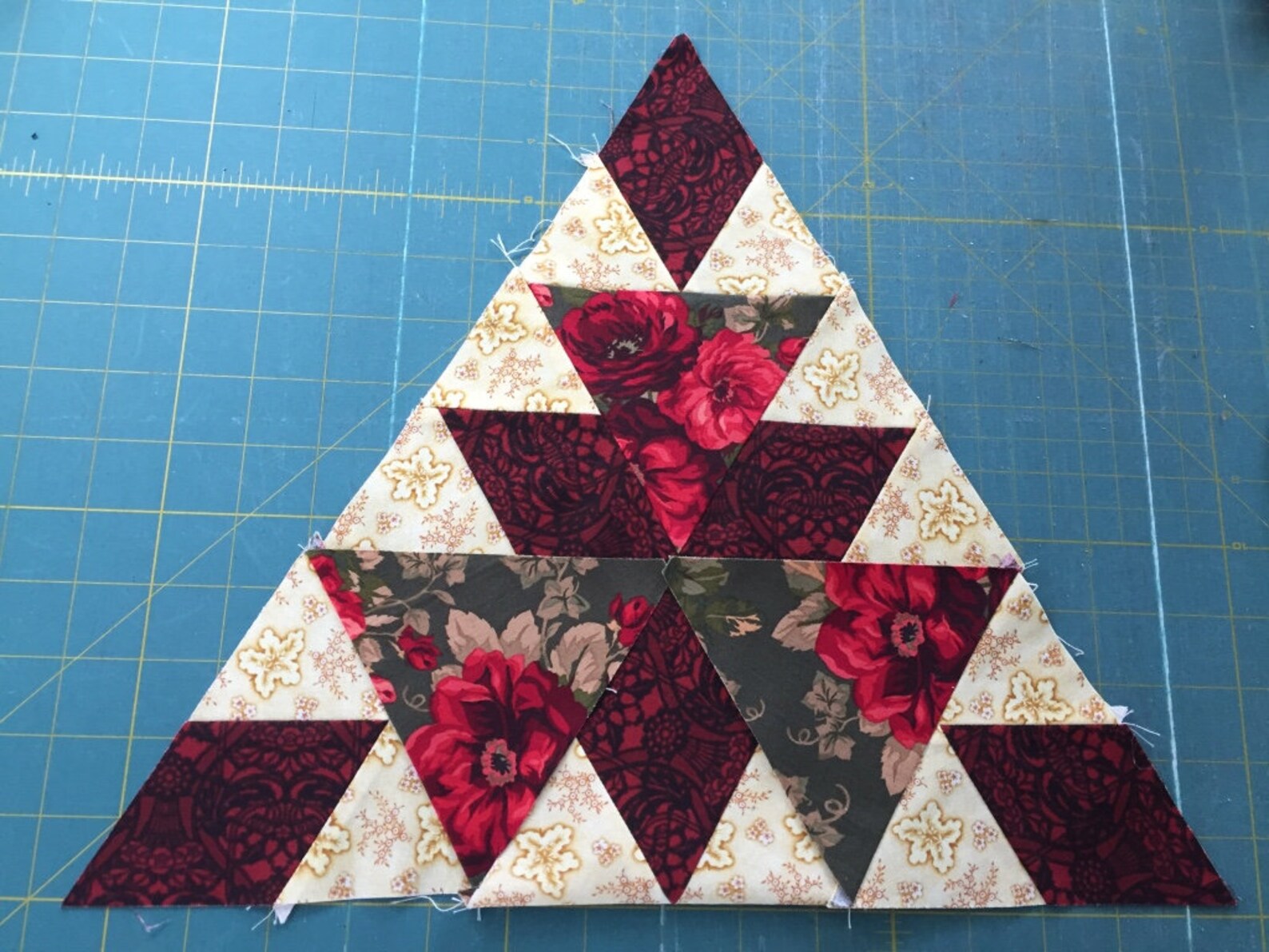 Magic Triangles Wall or Table Runner PATTERN - Etsy