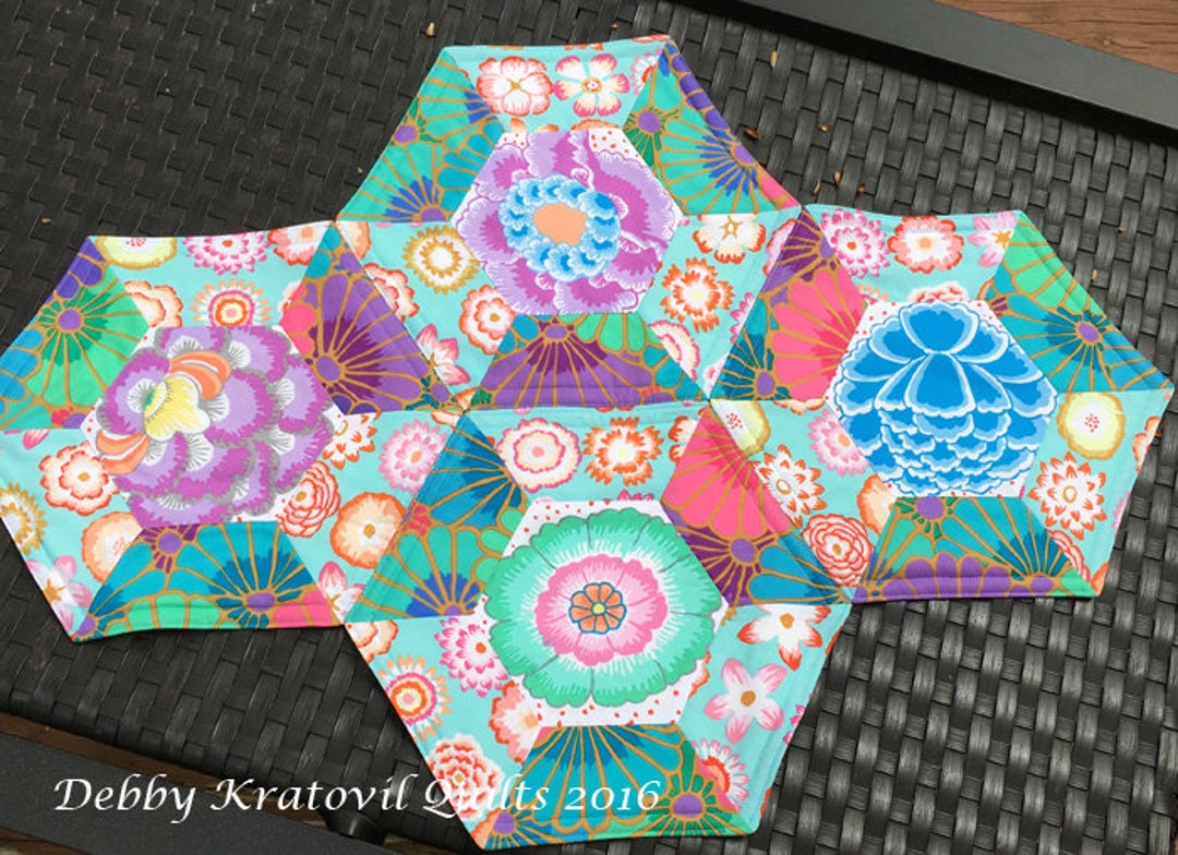 Honeycomb Table Runner & Mats Pattern - Etsy