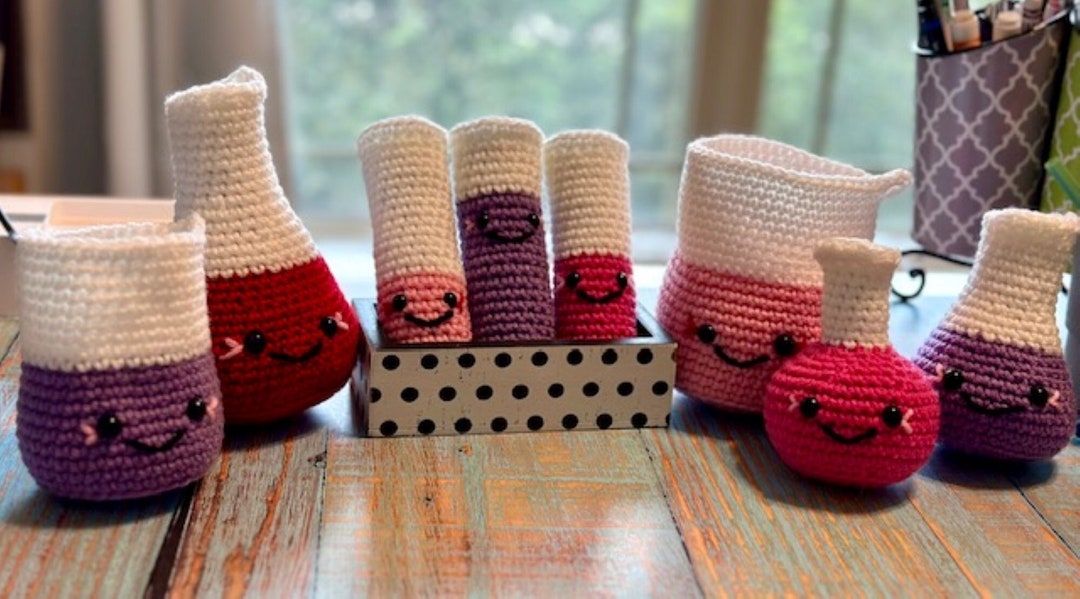 8-piece Mega Chemistry Set Crochet Plush, Full Laboratory Glassware ...