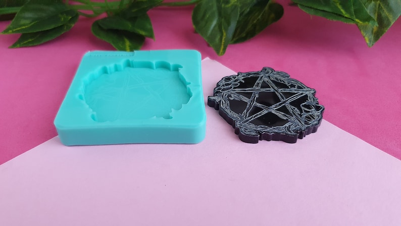 Pentacle Wicca Mold, 5 Cm, for Resin, Polymer Clay, Wax, Soap, Plaster ...