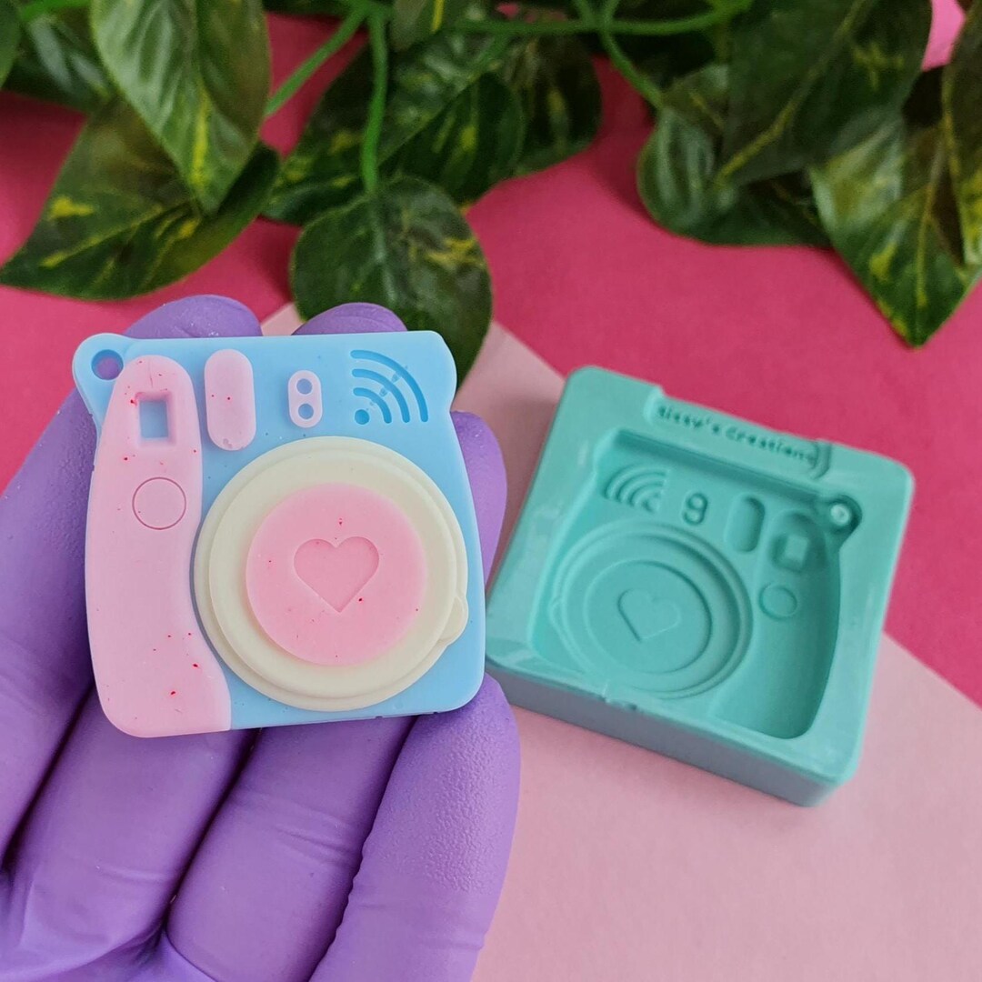 Polaroid Camera Mold, 4 Cm, for Epoxy Resin, Polymer Clay. Wax, Soap ...