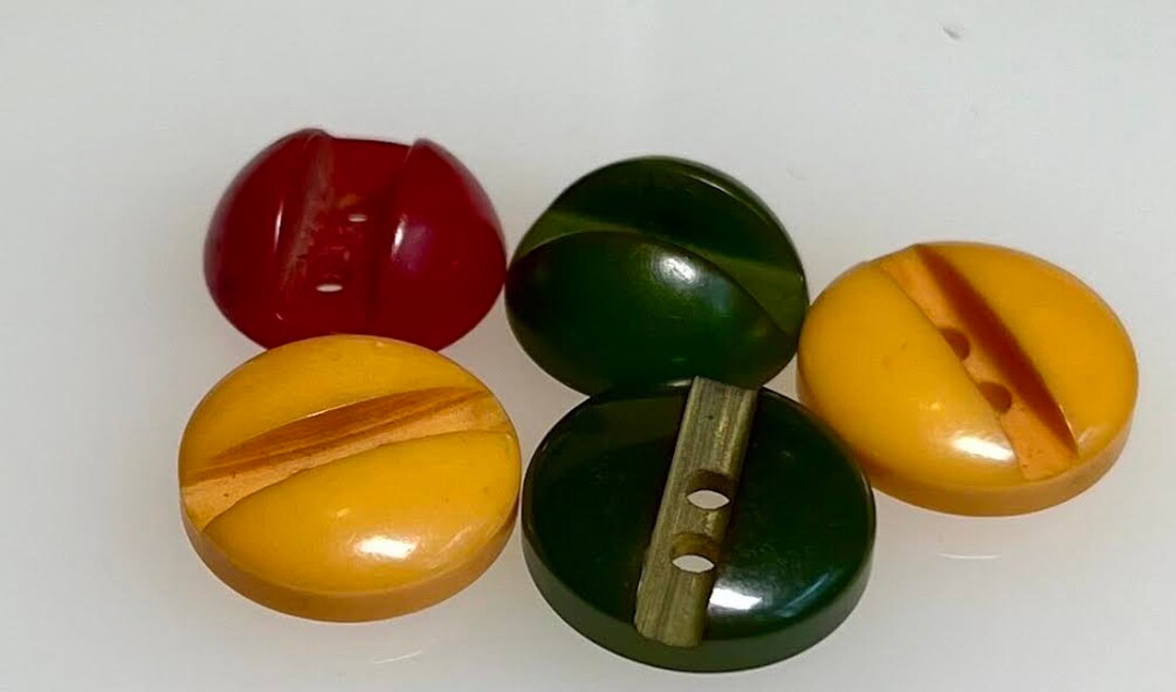 THREE COLORS Vintage Bakelite Button - Etsy
