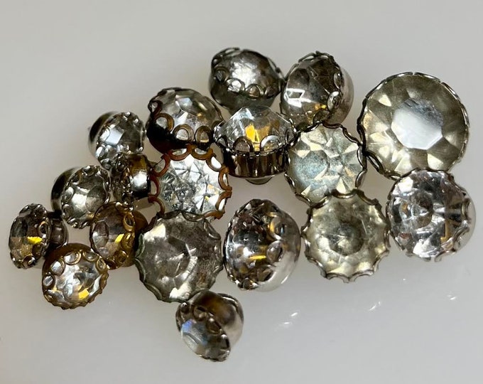 SET of 18 Piecrust Rim Rhinestone Buttons - Etsy
