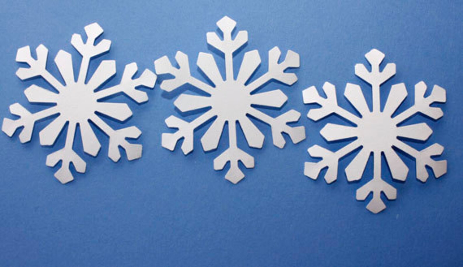 25 White Snowflake Die Cuts, Paper Snowflake Decorations for Winter ...