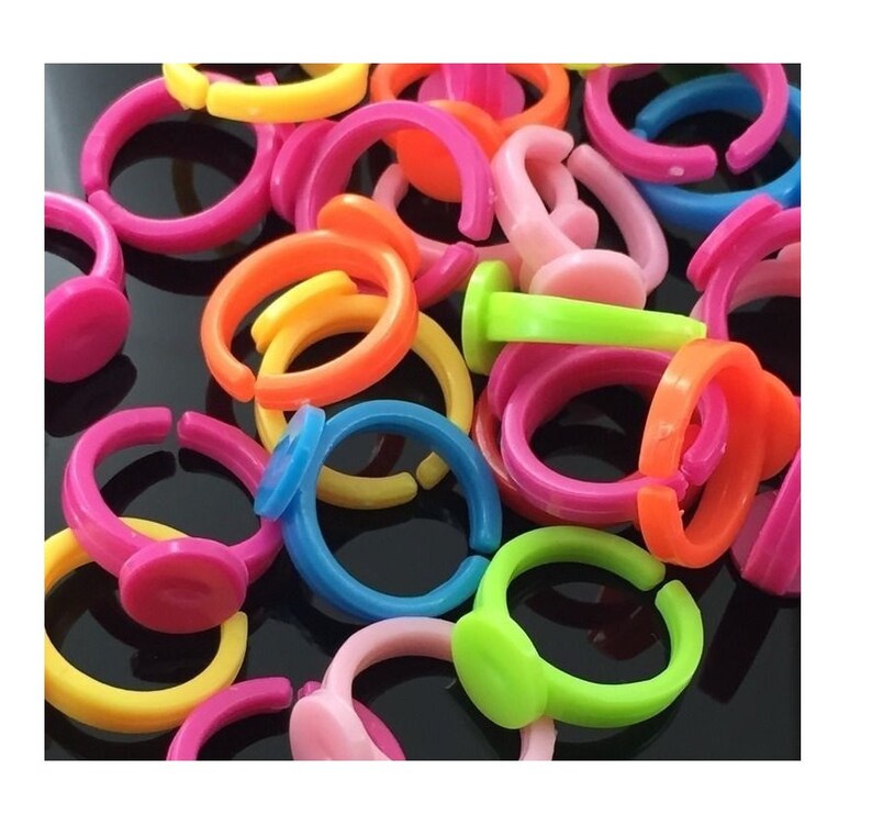 100 Kids Plastic Rings 9MM Glue Pad Add UR Own Flat Back Jewel | Etsy