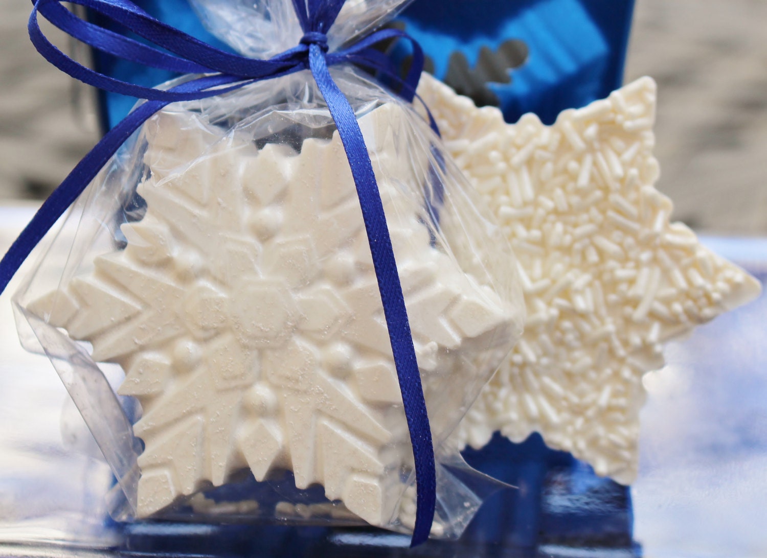Oreos cubiertos de chocolate con copos de nieve Galletas de Navidad ...