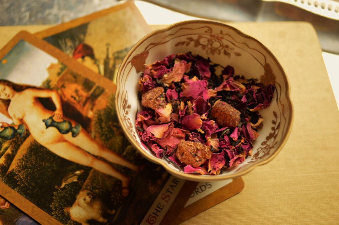 Tin of Gypsy Rose Organic Loose Black Tea Blend - Etsy