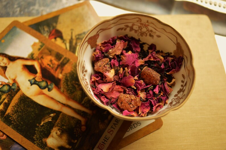 Tin of Gypsy Rose Organic Loose Black Tea Blend - Etsy