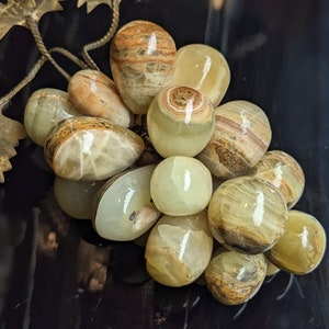 Semiprecious Grape Cluster Onyx With Brass Leaves // Bunch Grape Decorative Vintage - Etsy