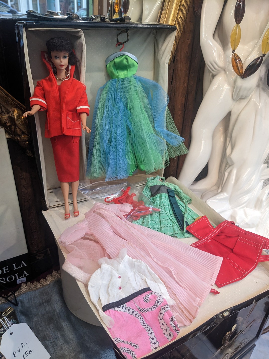 Huge Lot Barbie Vintage Brunette Ponytail With Dollcase and Outfits ...