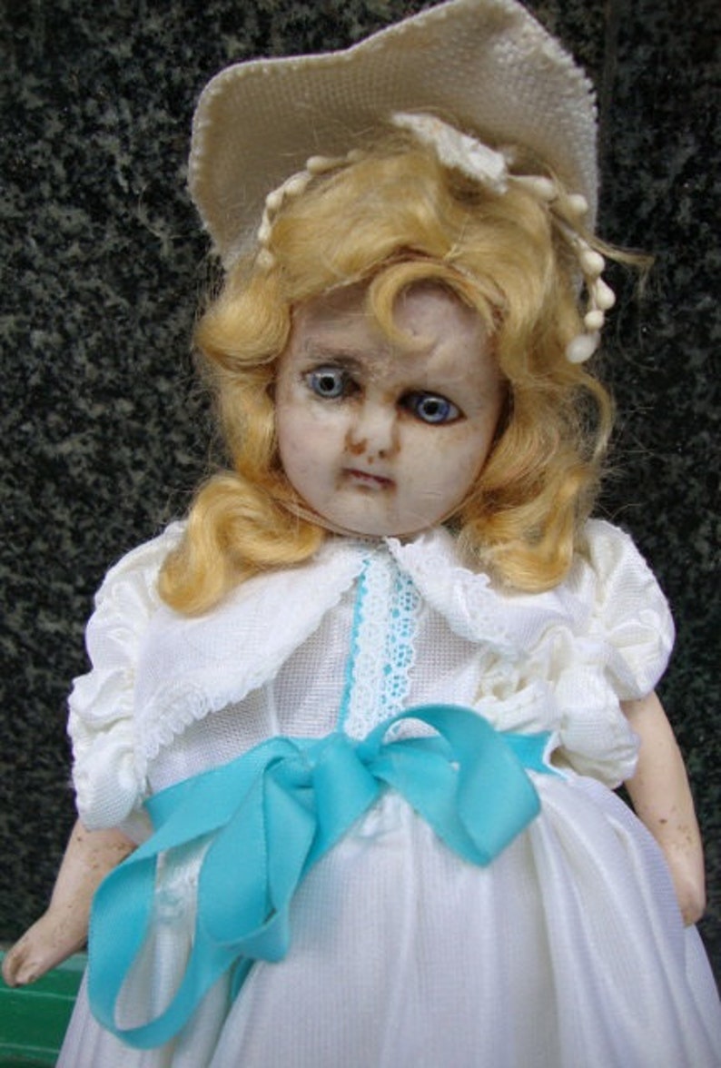 Poupée de cire antique et composition avec des vêtements - Etsy France