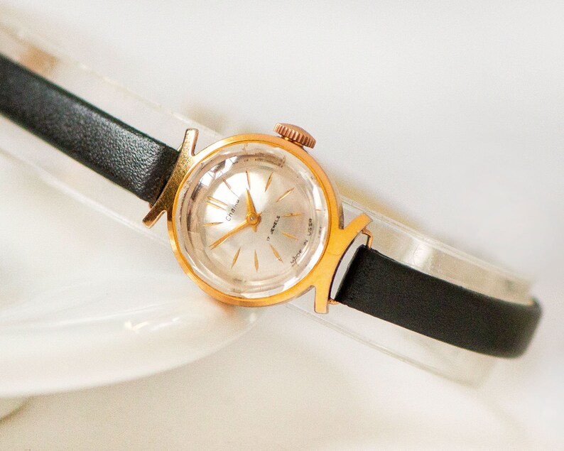 Vintage Chaika Gold Plated Watch: Small Leather Band, 16 Jewels - Etsy UK