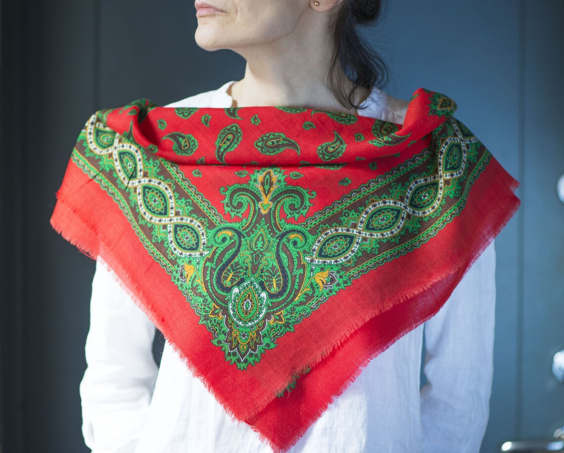 Vintage Neck Scarf Paisley Print Green Red. Wool Acrylic Shawl | Etsy