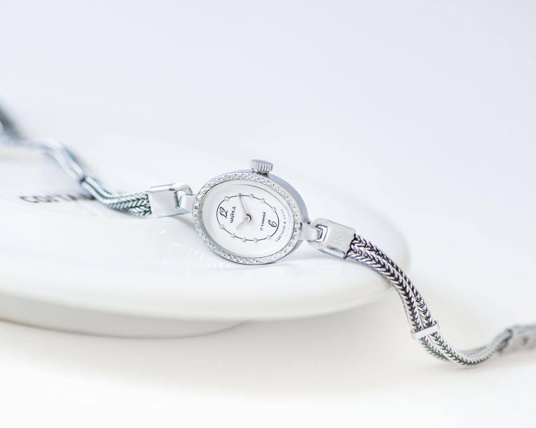 Classic Silver Shade Cocktail Watch for Women Oval CHAIKA Unused ...
