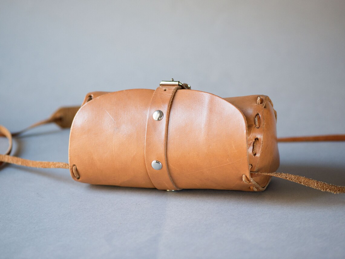 Leather Barrel Purse Vintage. Tan Barrel ClutchHand made. 90s | Etsy