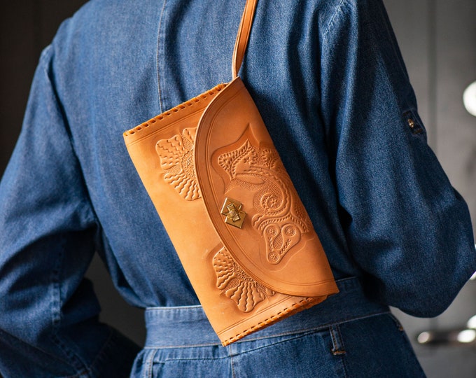 Western Style Hand Tooled Leather Clutch Women Vintage. Sandy Leather ...