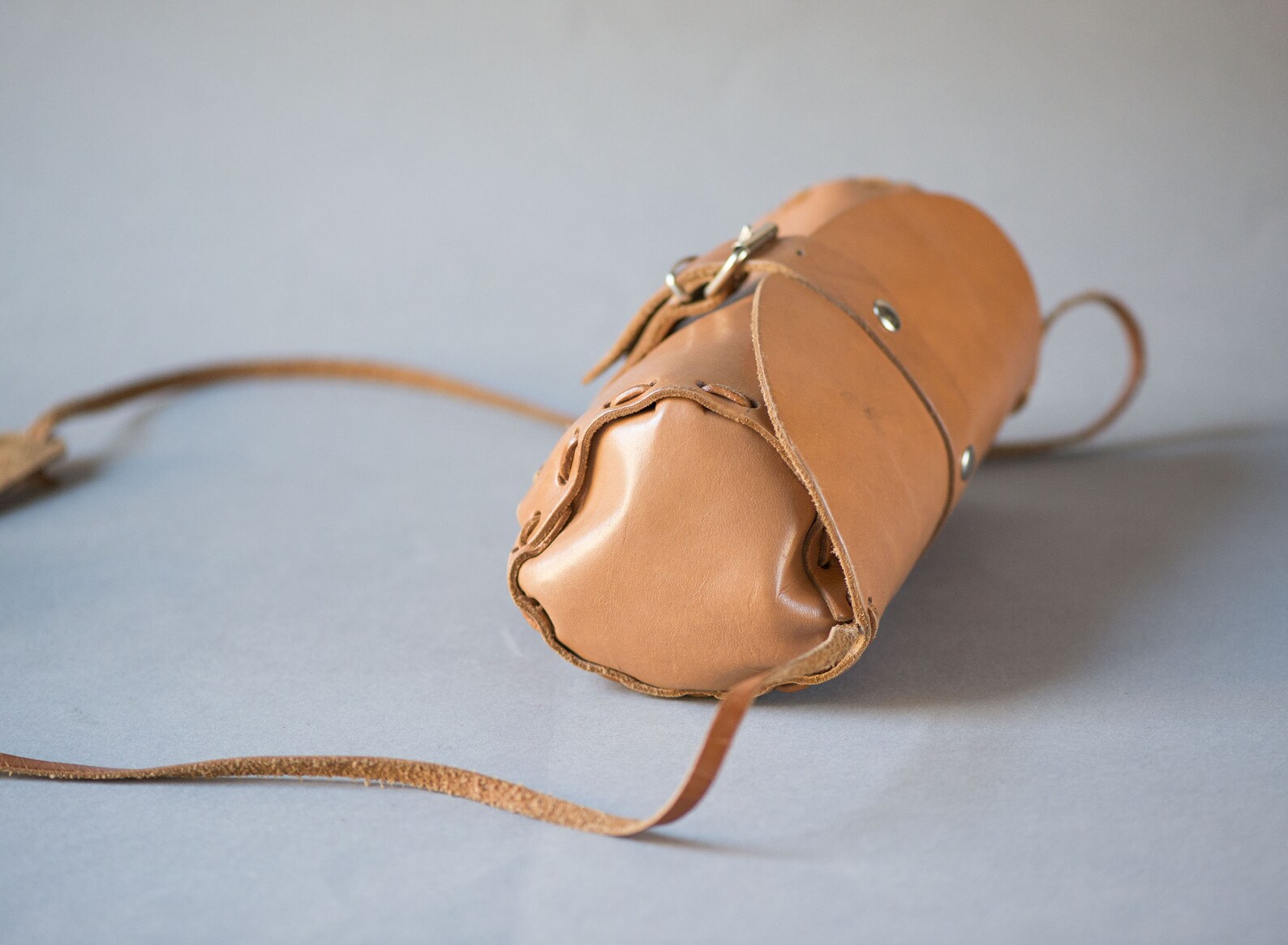 Leather Barrel Purse Vintage. Tan Barrel ClutchHand made. 90s | Etsy