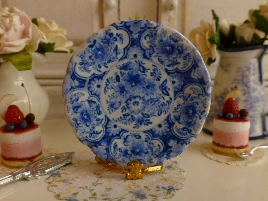 Blue Delft Plein of Flowers Plate for Dollhouse. Blauer Delft Plein of ...
