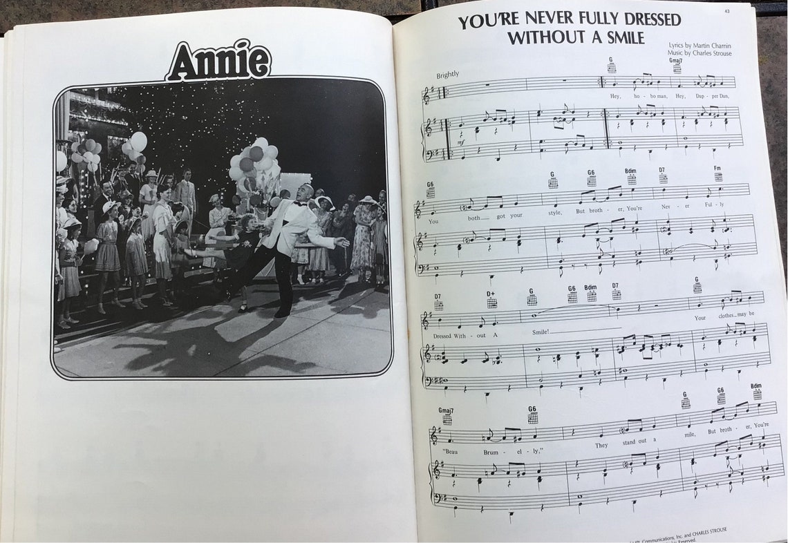 Annie Movie and Stage Play Soundtrack Book of Songs 1940s and 50s ...