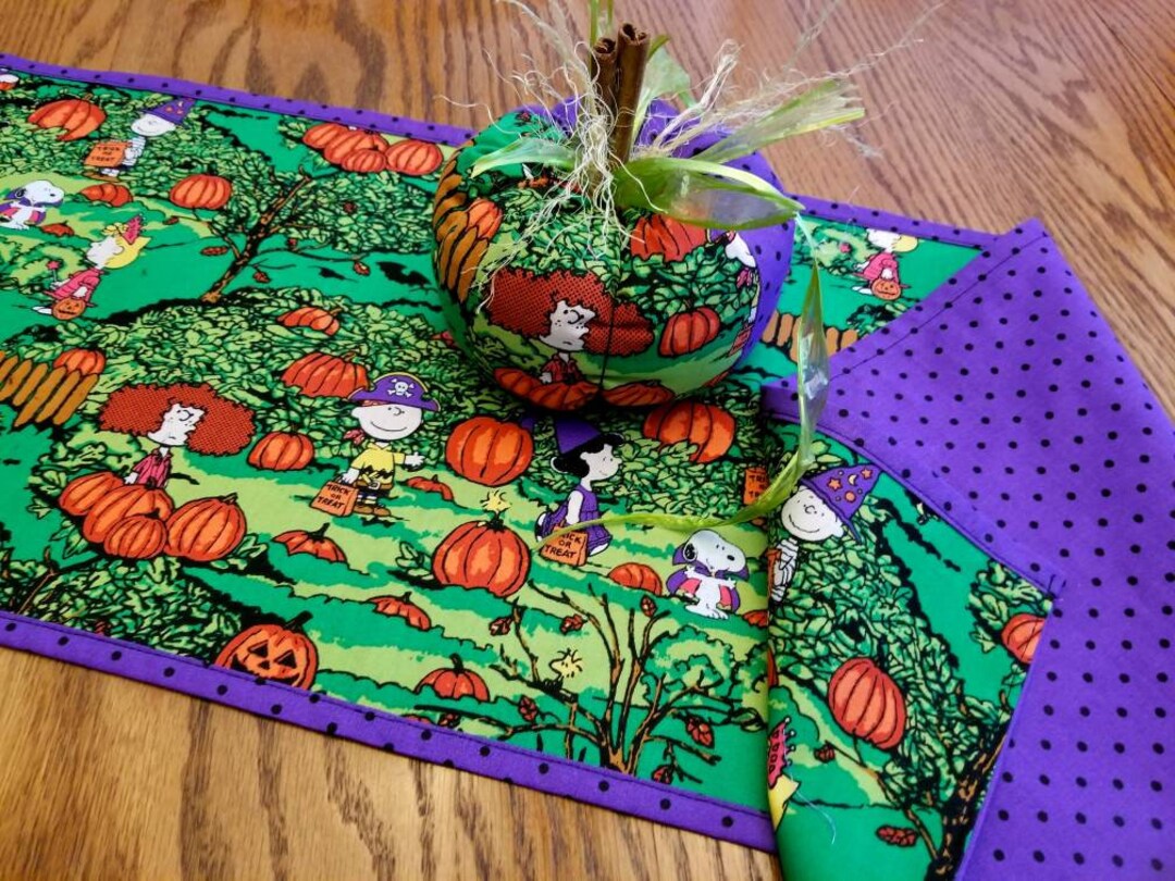 SNOOPY Charlie Brown Peanuts Gang Table Runner Halloween/fall DECOR ...