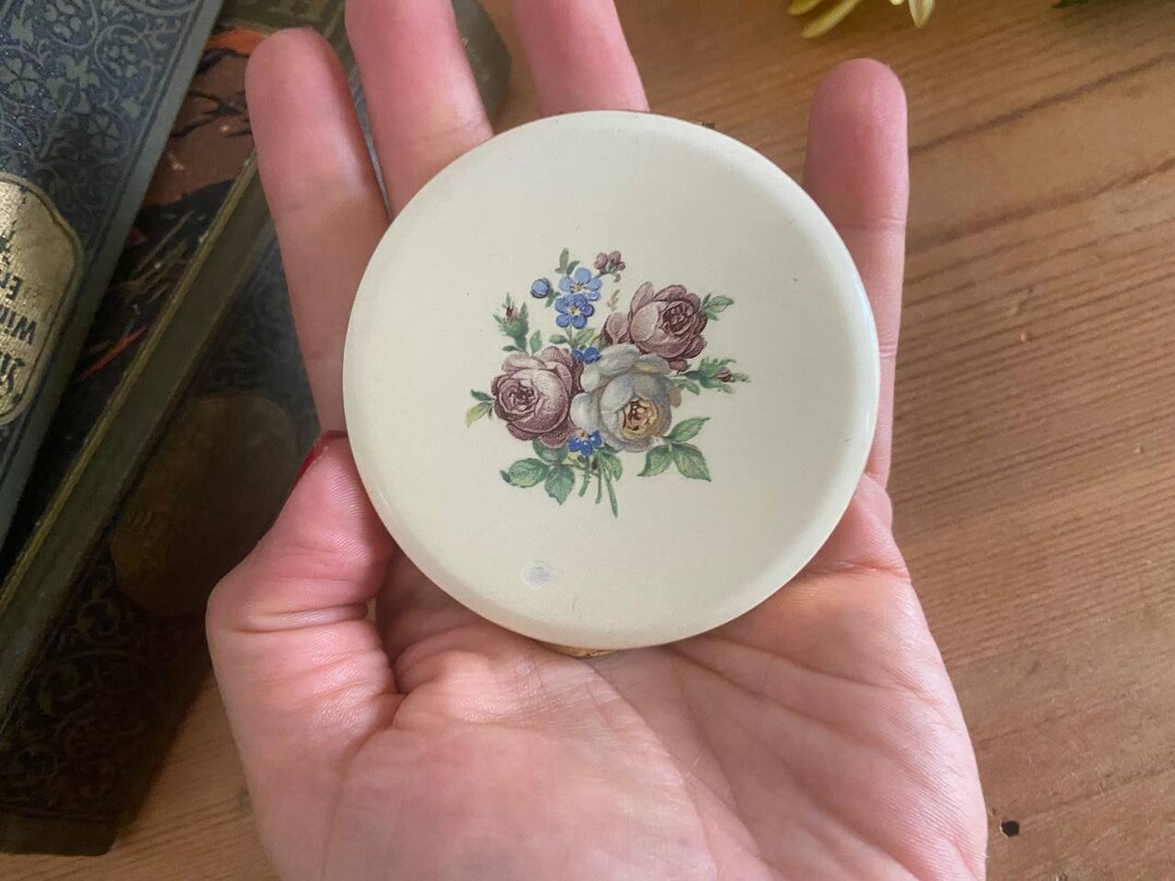 1950s Powder Box, Vintage Boudoir Cosmetics, Compact Face Powder, Art ...