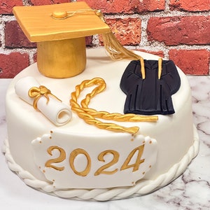 3D Graduation Cake Fondant Toppers ~ Dummy / Faux Cake. Graduation Cap ...