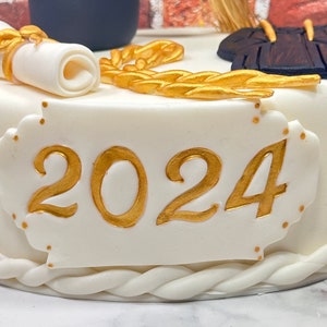 3D Graduation Cake Fondant Toppers ~ Dummy / Faux Cake. Graduation Cap ...