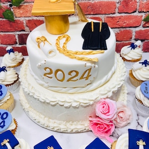 3D Graduation Cake Fondant Toppers ~ Dummy / Faux Cake. Graduation Cap ...