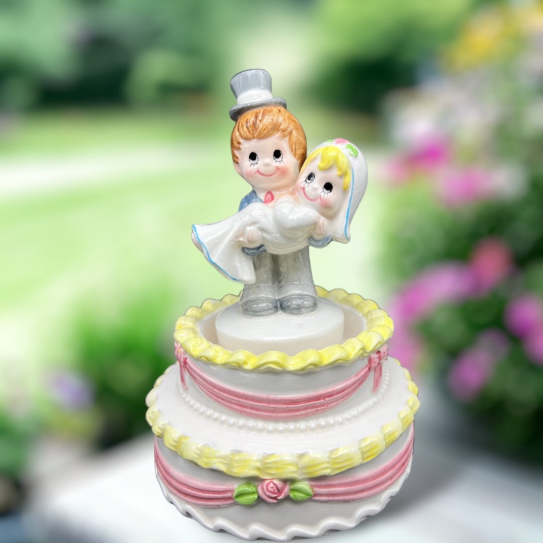 Here Comes the Bride Music Box, Rotating Bride and Groom on Wedding ...