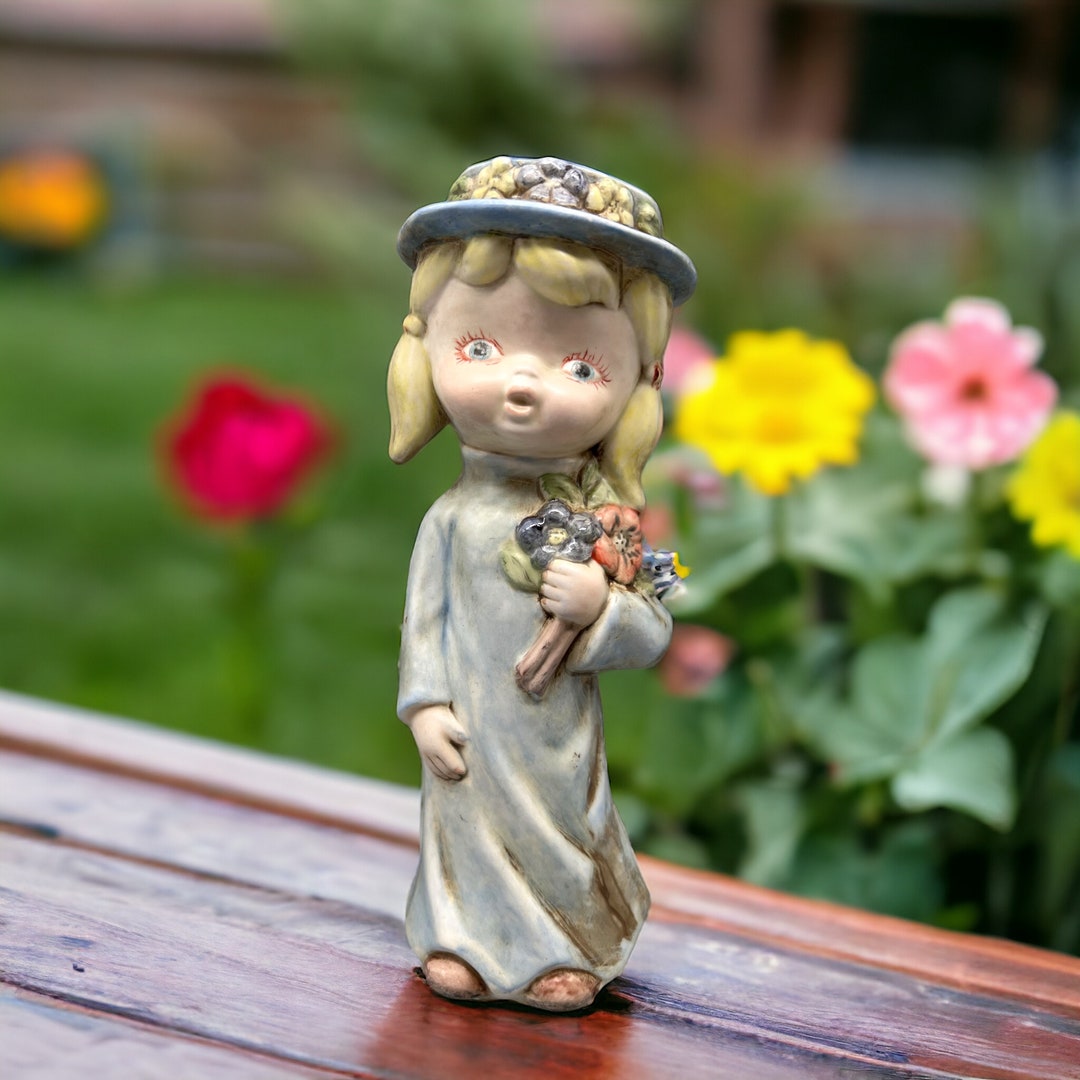 Girl With Flowers Figurine, 1970s Ceramic Figures, Gift for Girl - Etsy