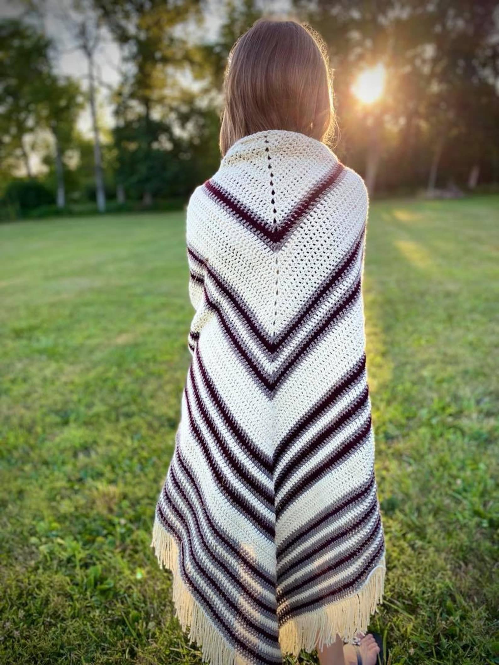 Boho Crochet Triangle Shawl Pattern, Oversized Worsted Yarn (PDF ...