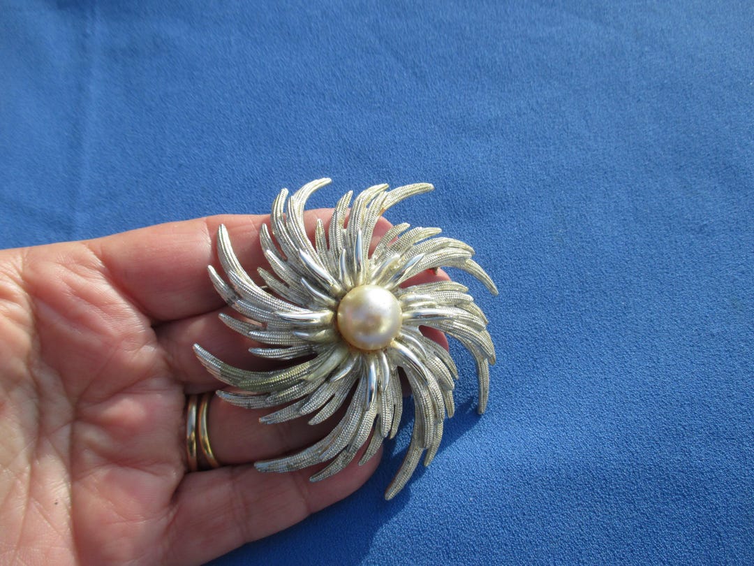 Sarah Coventry Spiral Flower Faux Pearl Brooch TLC, Flaking - Etsy