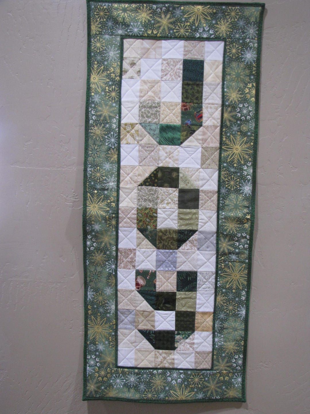 Christmas Quilted Wall Hanging - Etsy
