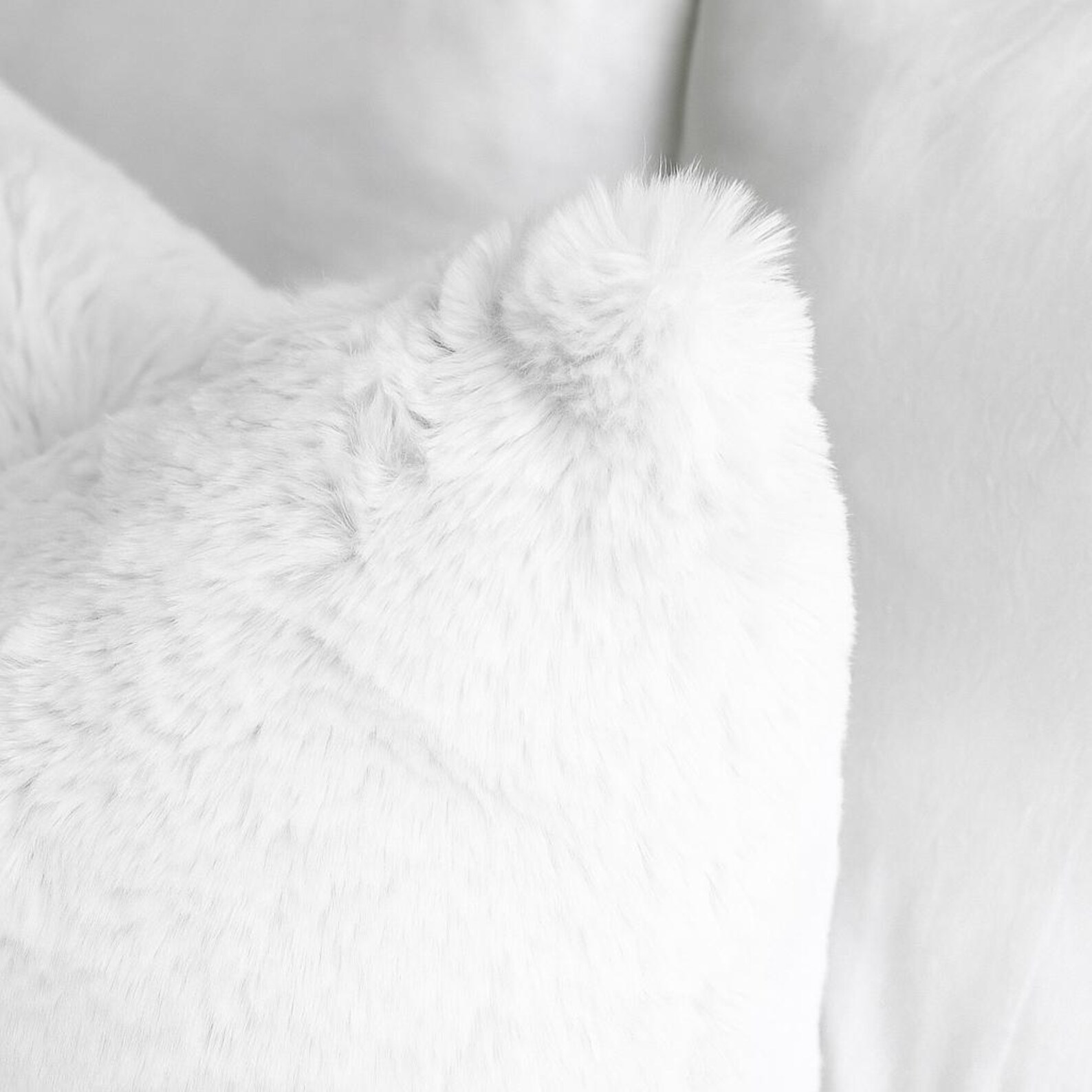 Luxurious Puffy Faux Fur Pillow Cover - Bright White Cozy Plush Faux ...