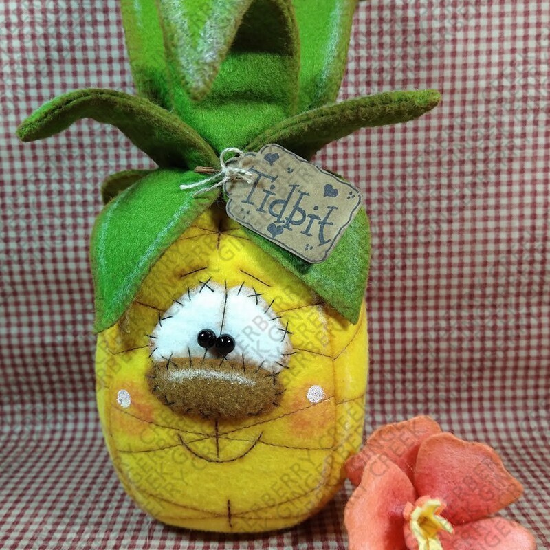 Primitive Pineapple - Etsy