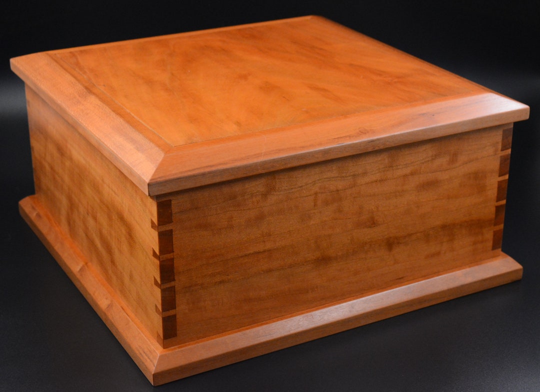 BEAUTIFUL Dovetail Box Made in CHERRY Jewelry Trinket Keepsake ...