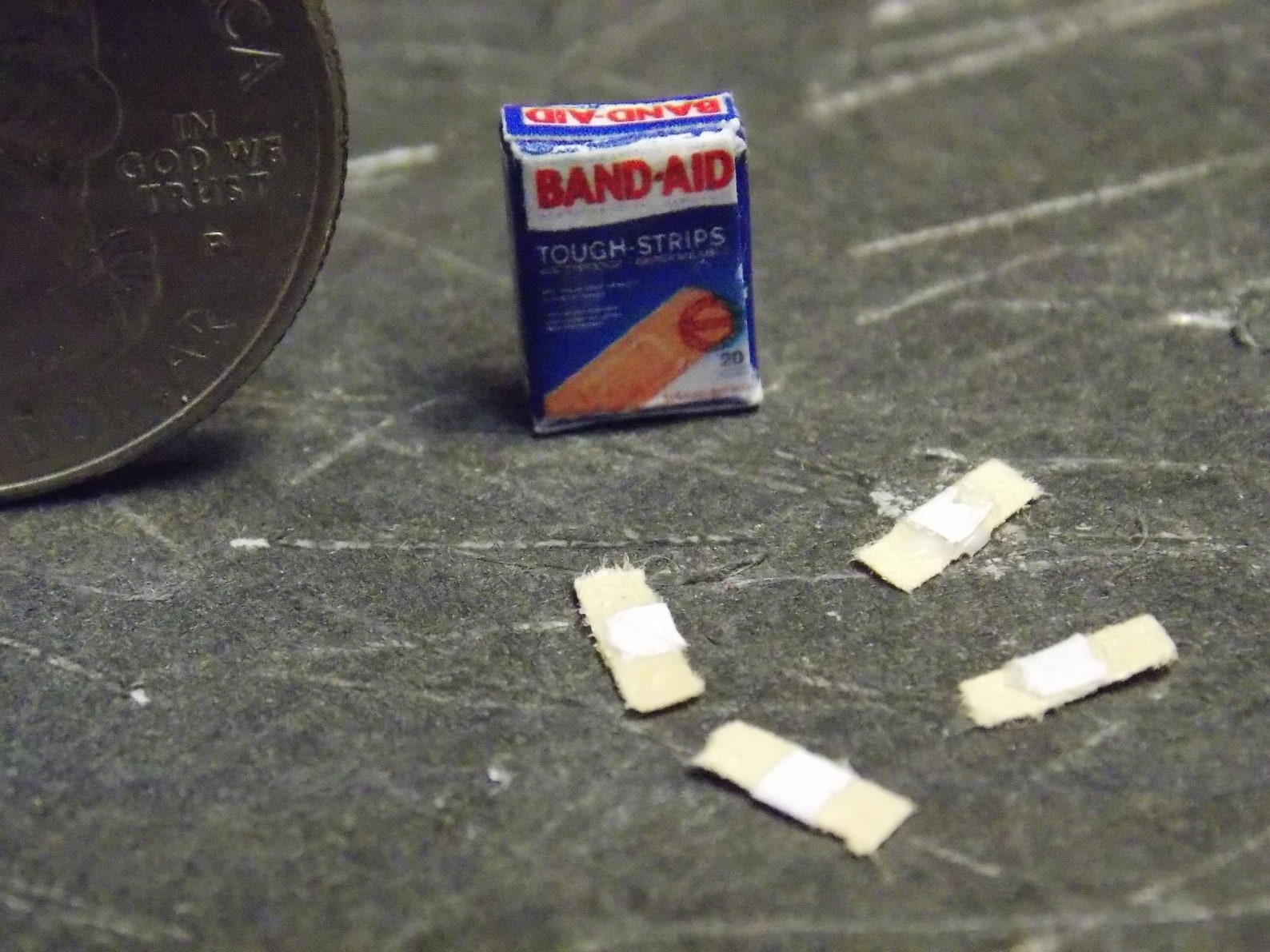 Dollhouse Miniature Medicine Bandages and Box 1:12 One Inch Scale B460 ...