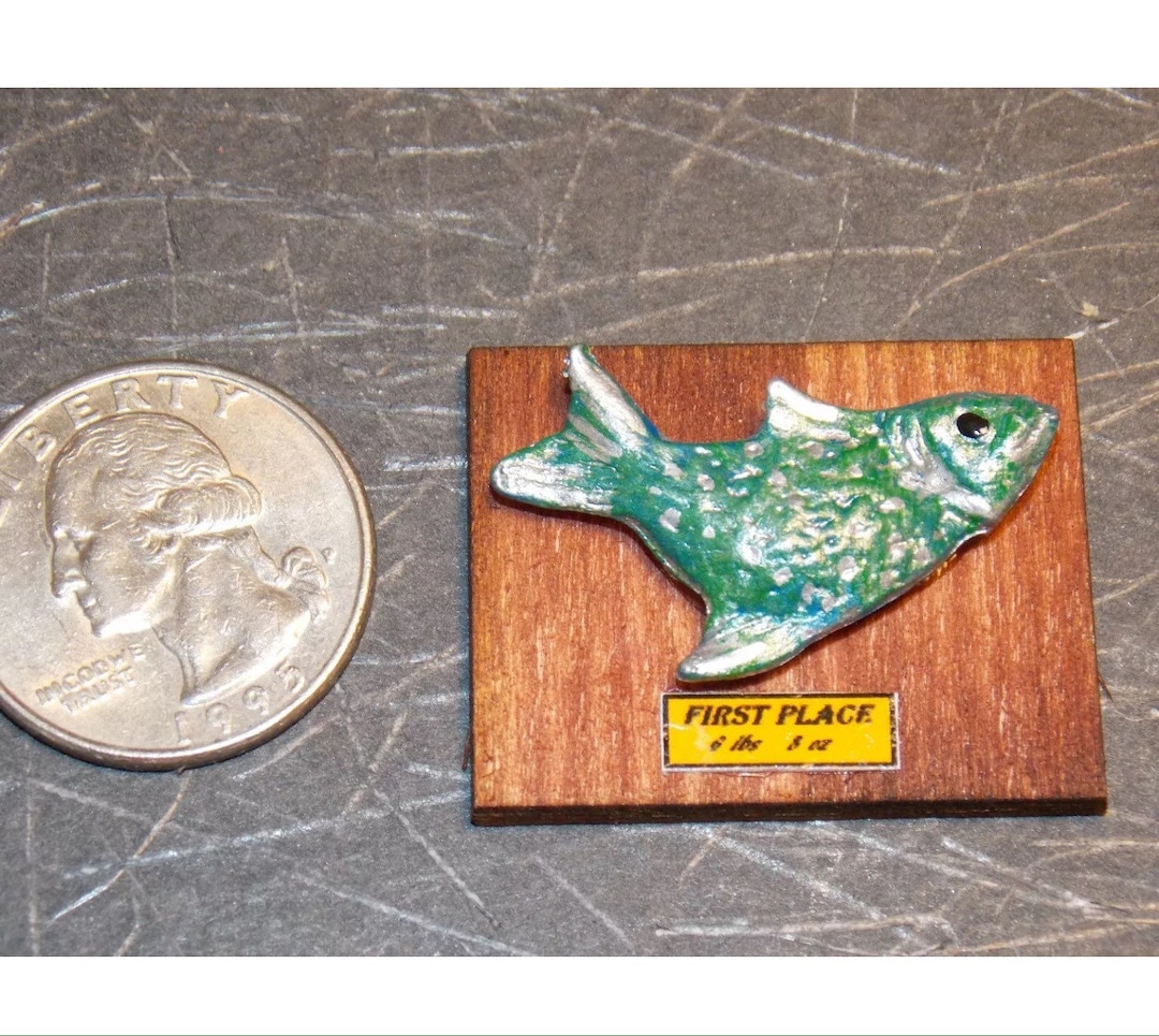 Dollhouse Miniature Fish Trophy Award Plaque 1:12 Inch Scale Z29 Dollys ...