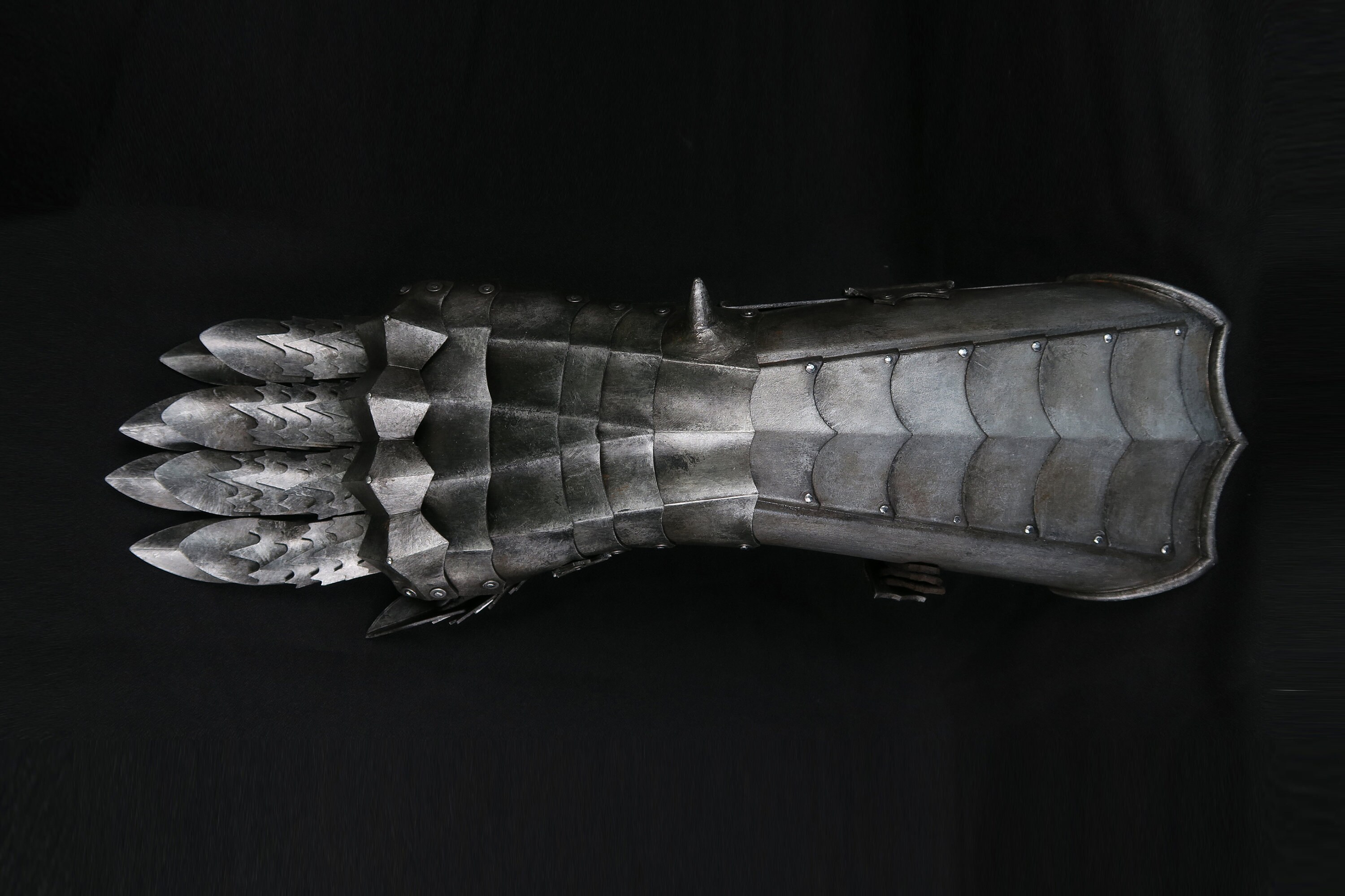 Ringwraith Gothic Gauntlets 3D Model | Etsy