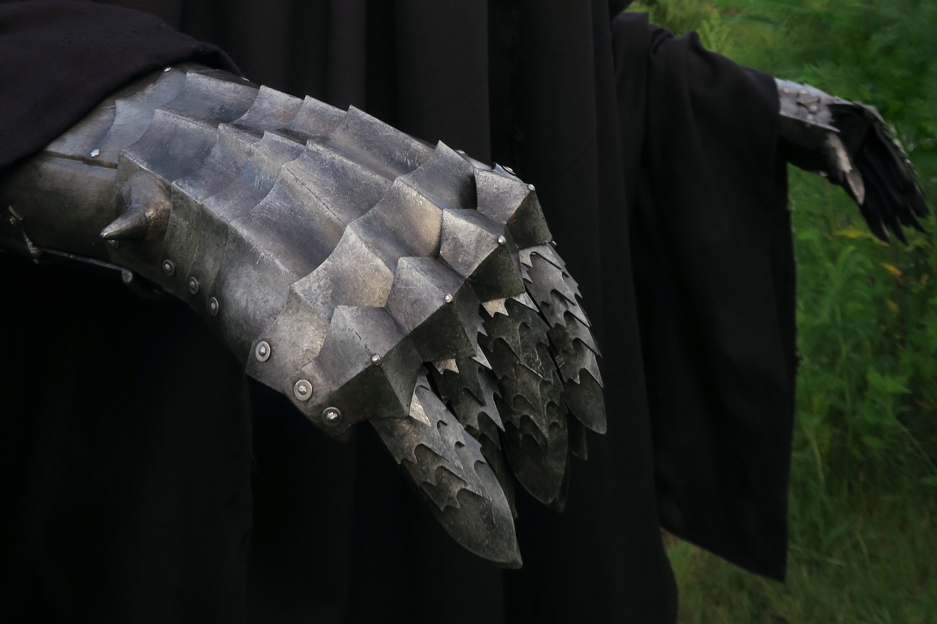 Ringwraith Gothic Gauntlets 3D Model | Etsy