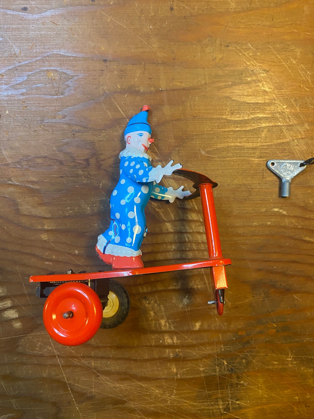 Lemezarugvar Clown Wind up Toy - Etsy