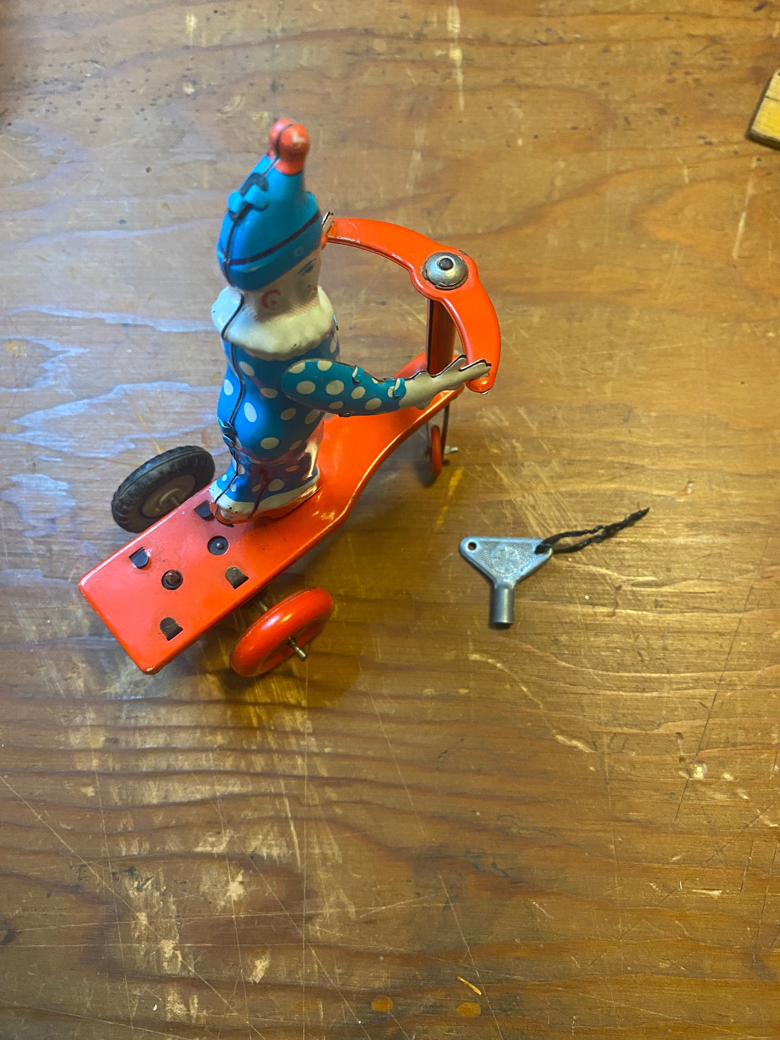 Lemezarugvar Clown Wind up Toy - Etsy
