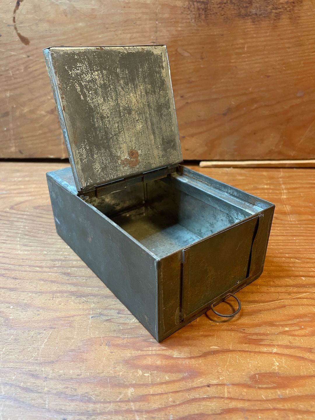 Small Green Metal Box With Folding Top Door and Spot for Label - Etsy