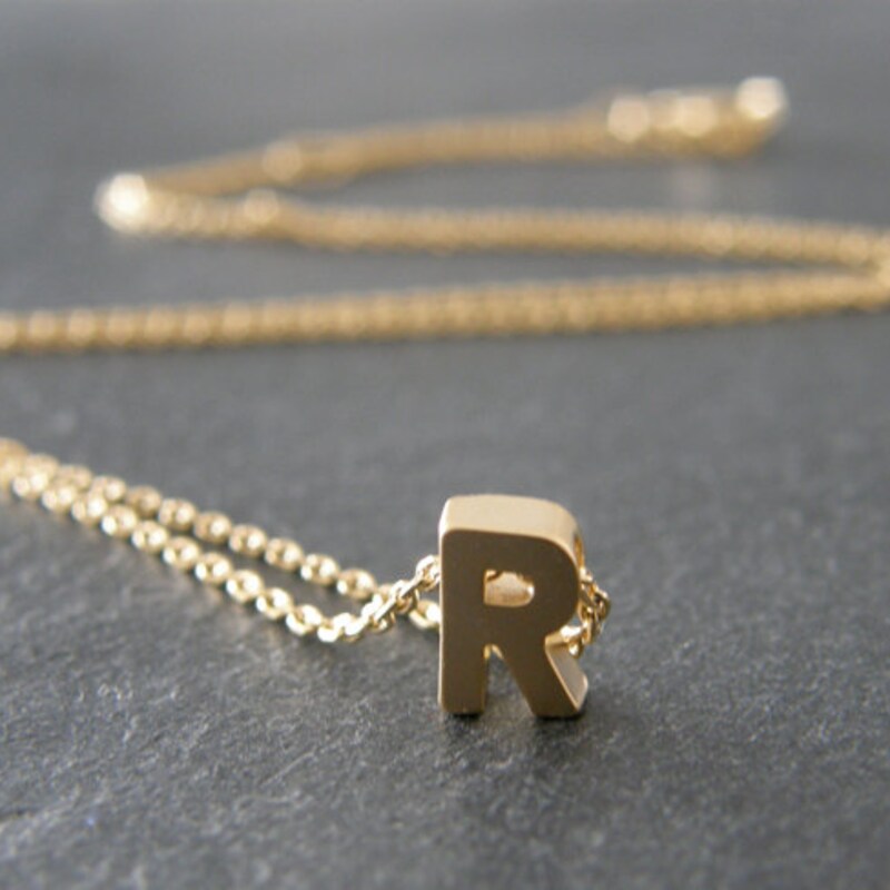 Letter R Necklace - Etsy