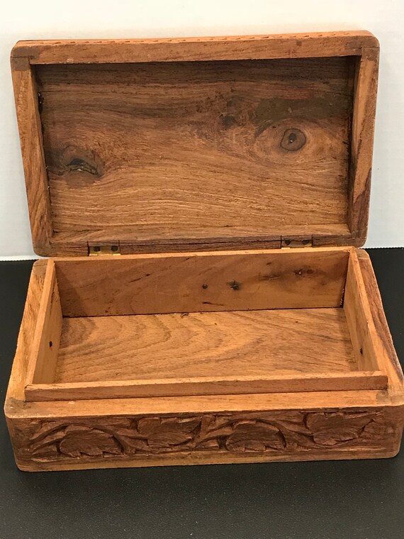 Vintage hand carved sheesham wooden box - Gem