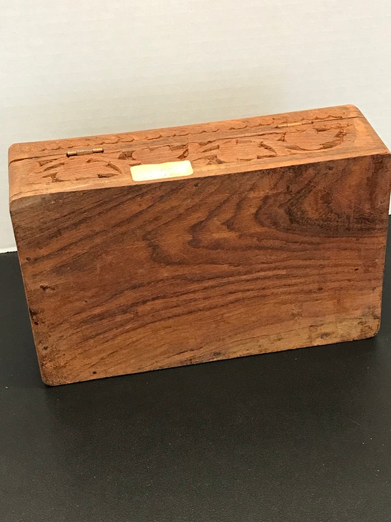 Vintage hand carved sheesham wooden box - Gem