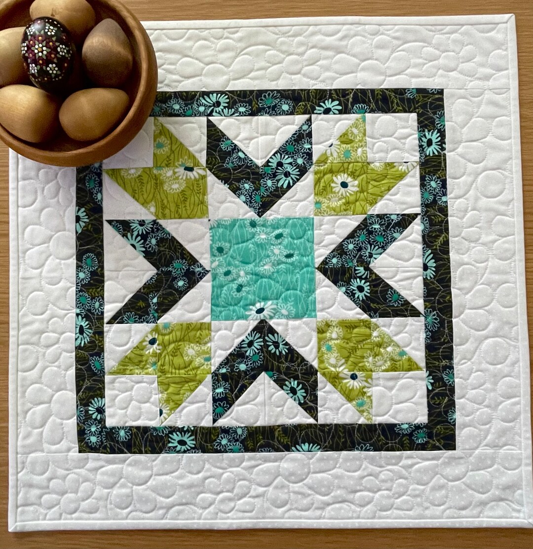 Quilted Table Topper, Quilted Topper, Centerpiece Quilt, Table Mat ...