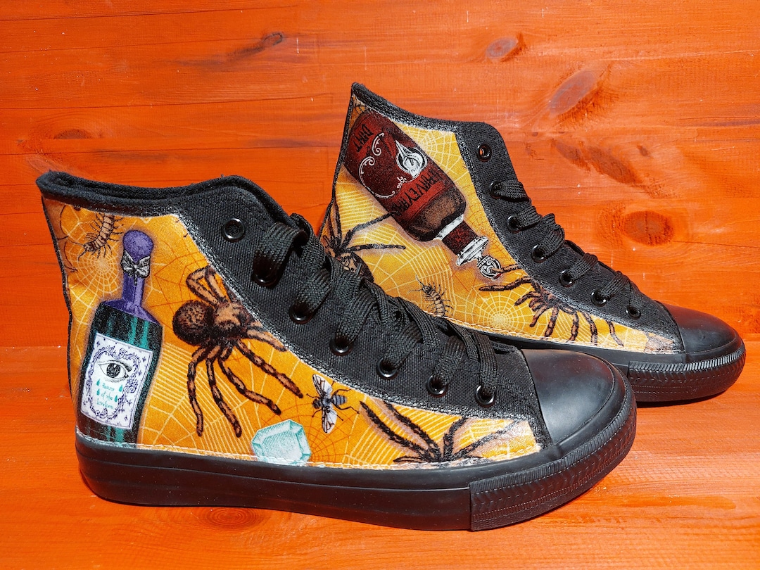 Hand Customised/custom Medicine Bottles and Spiders Halloween Theme ...