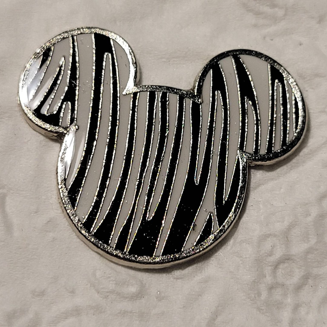 Mickey Mouse Disney Needle Minder - Etsy